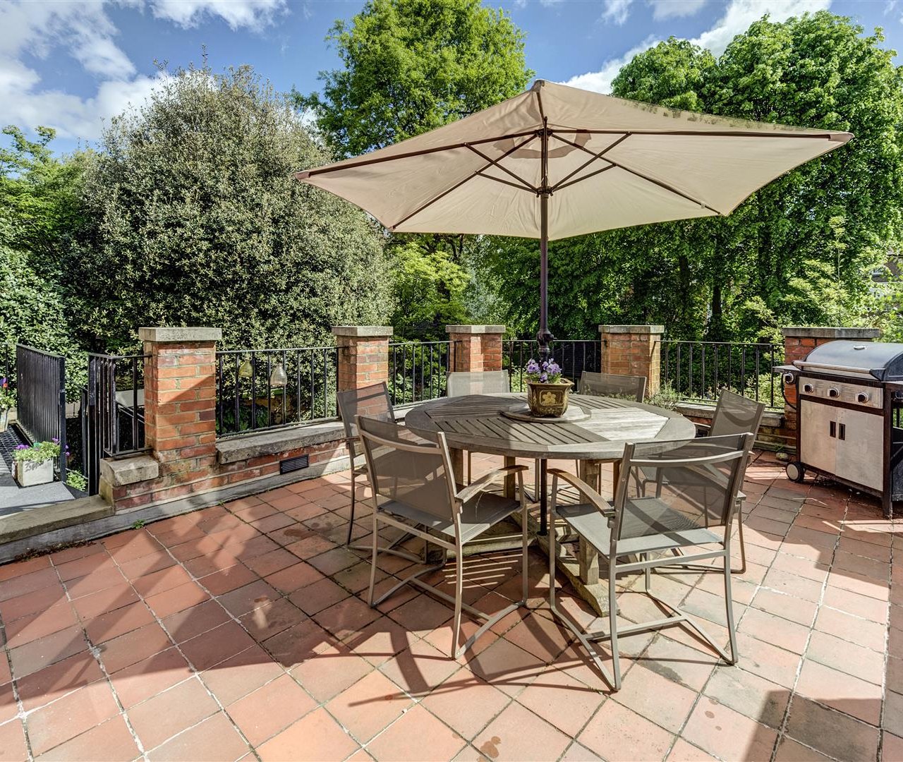 Hollycroft Avenue Hampstead NW3 7QJ | TK International